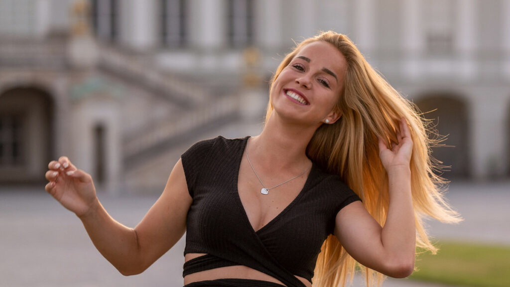 Giulia Gwinn - Hot Soccer Girls