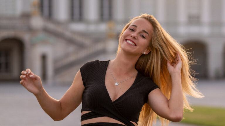 Giulia Gwinn - Hot Soccer Girls