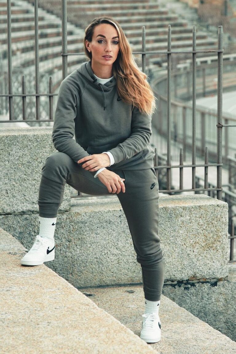 Kosovare Asllani – Hot Soccer Girls