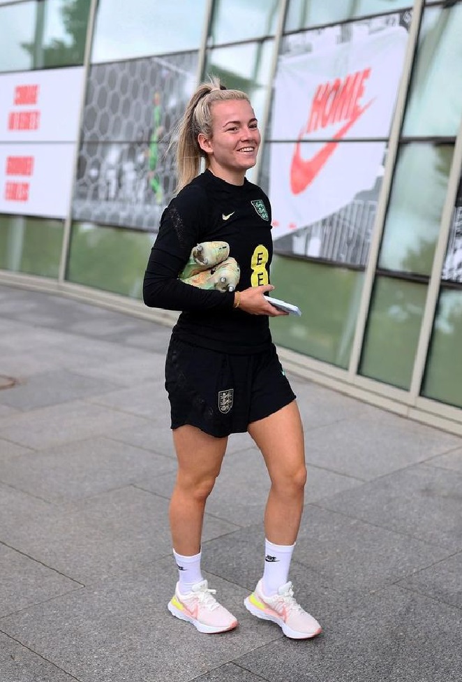 Lauren Hemp - Hot Soccer Girls